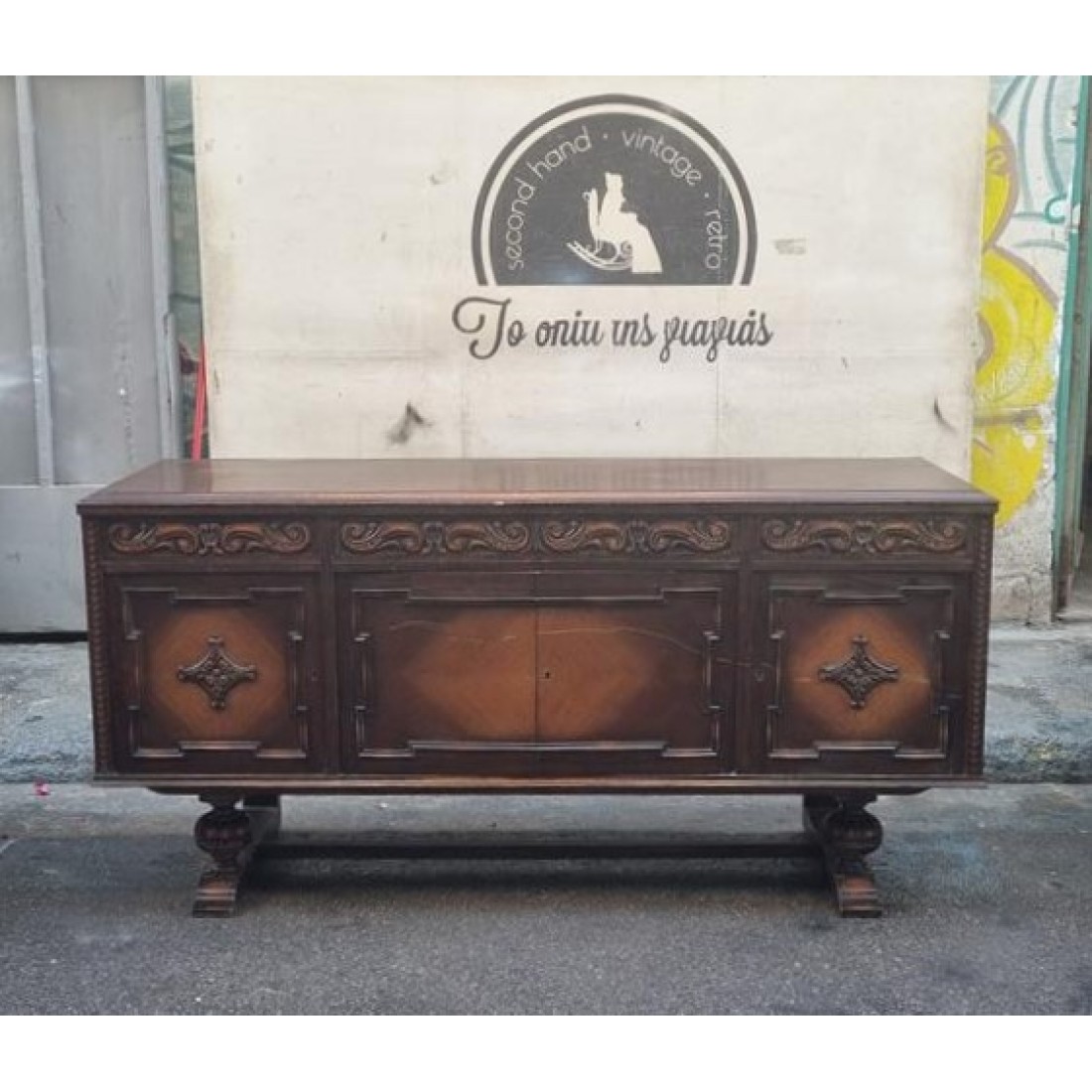 Μπουφές με σκαλίσματα Granny's 103287- Vintage